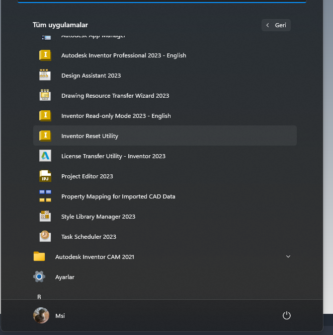 Inventor'da bir assembly'nin browser kısmında partlar gri renkli ...