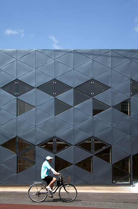 Solved: Triangular cladding - Urgent! - Autodesk Community