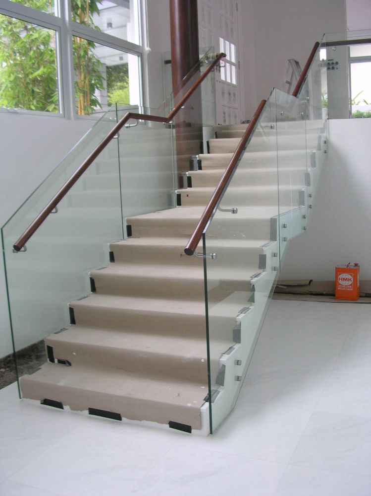 Handrail With Glass Panels - Glass Designs